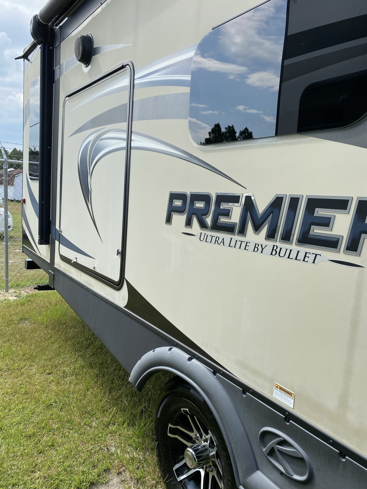 2018 Keystone Bullet Premier 30RIPR - National Vehicle