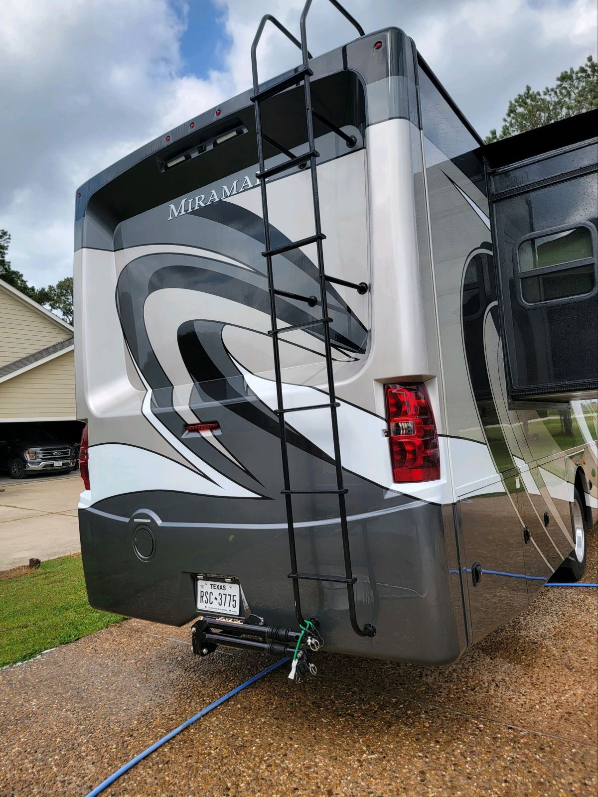 2020 Thor Motor Coach Miramar 35.3 - National Vehicle