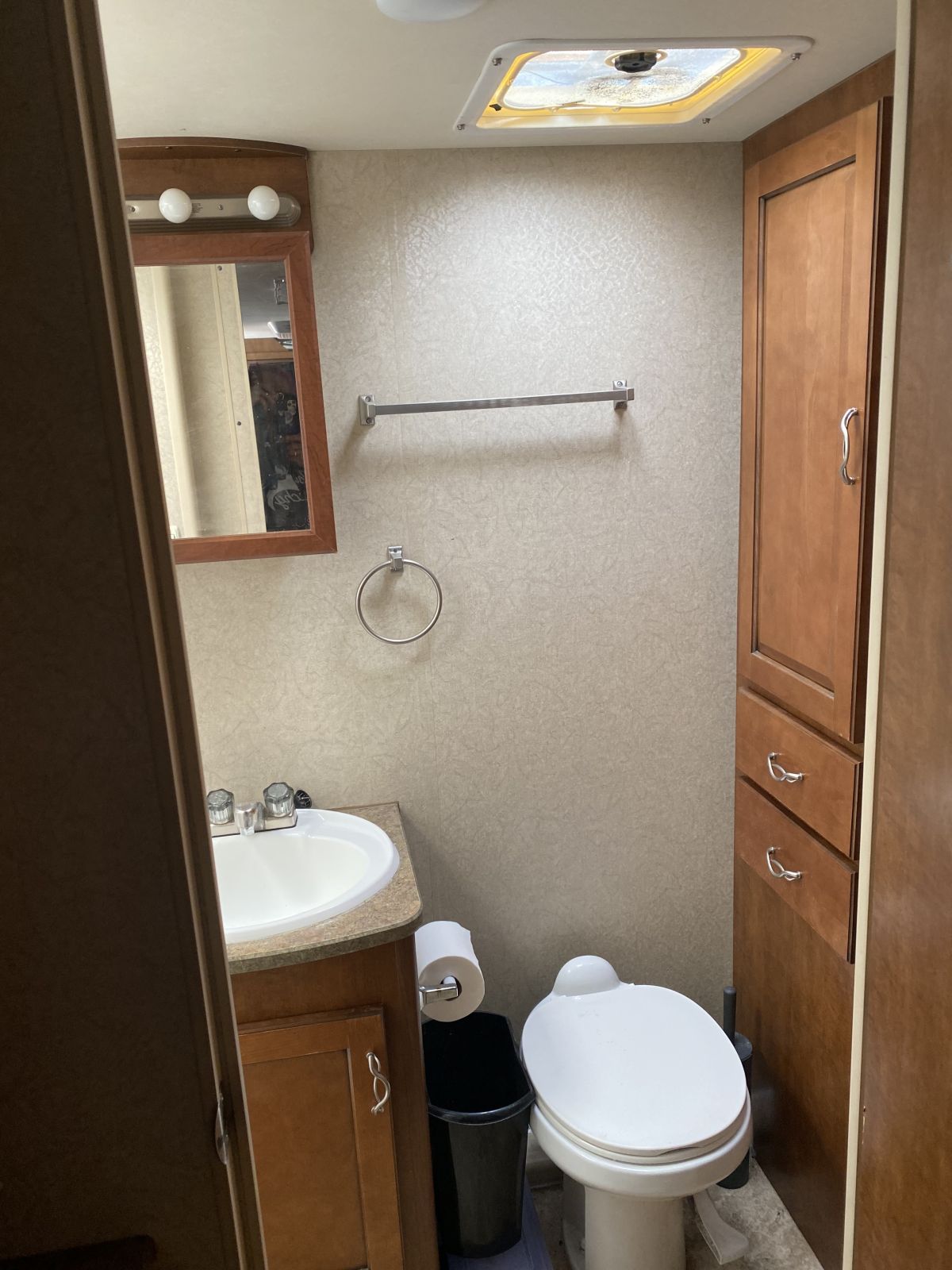2014 Lance Travel Trailer 2295 - National Vehicle