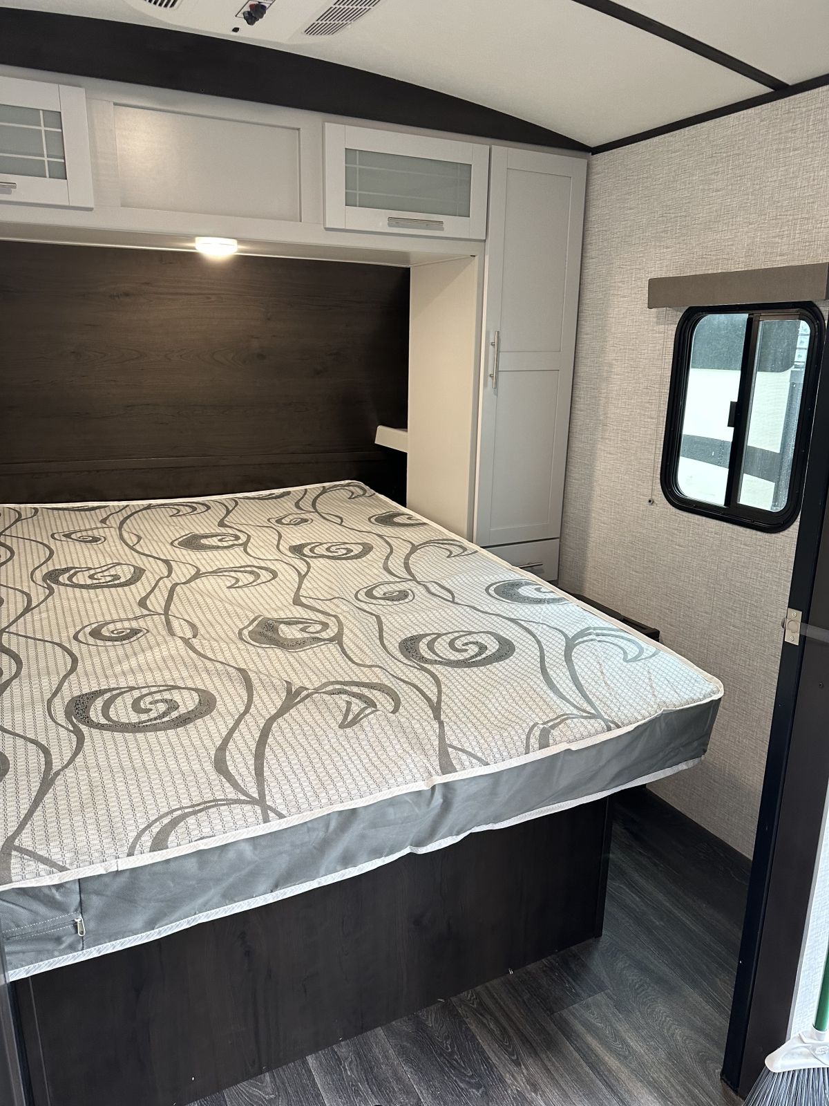 2021 Keystone Bullet Ultra Lite 290BHS - National Vehicle