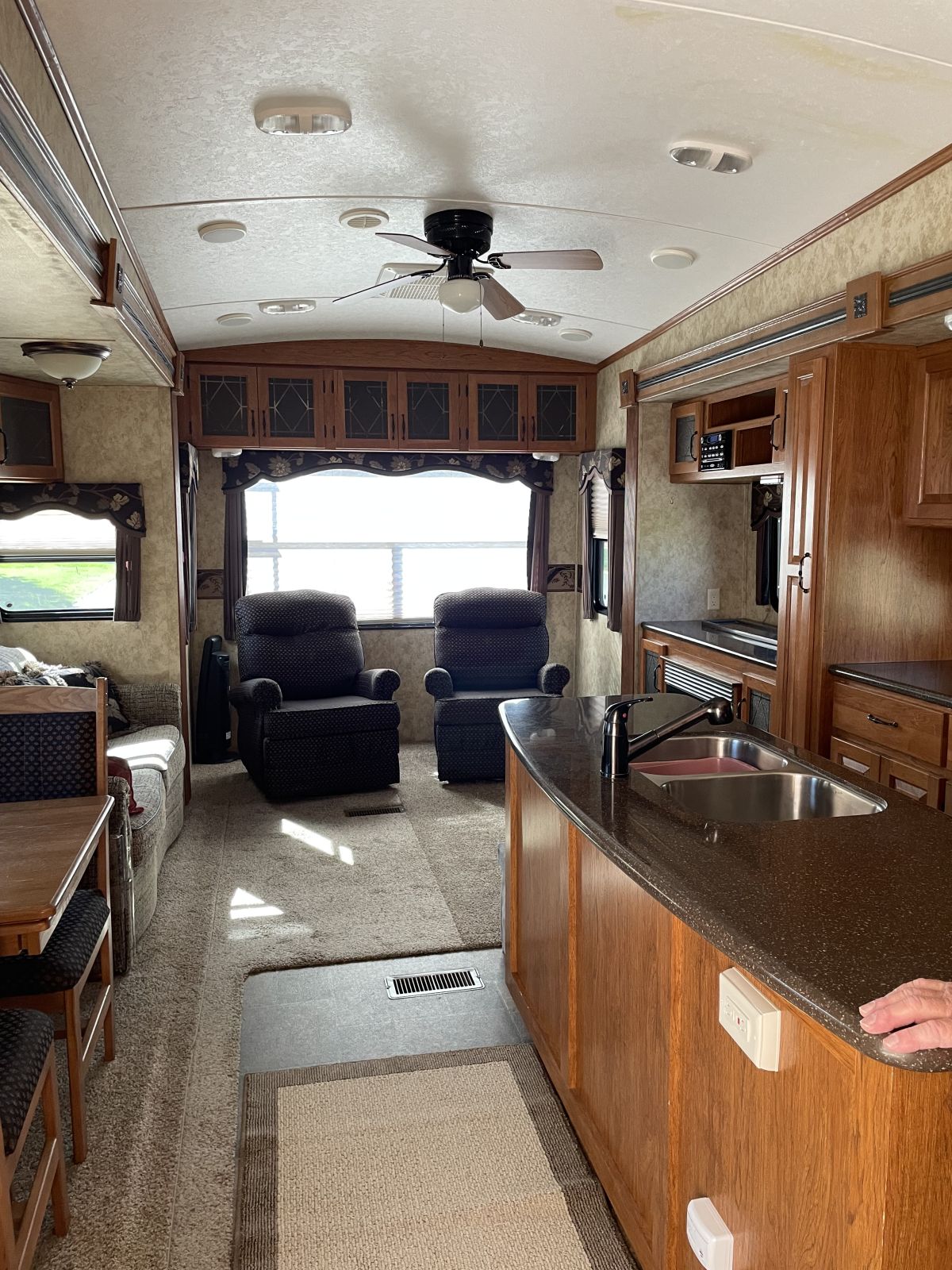 2012 Keystone Montana Mountaineer 358RLT - National Vehicle