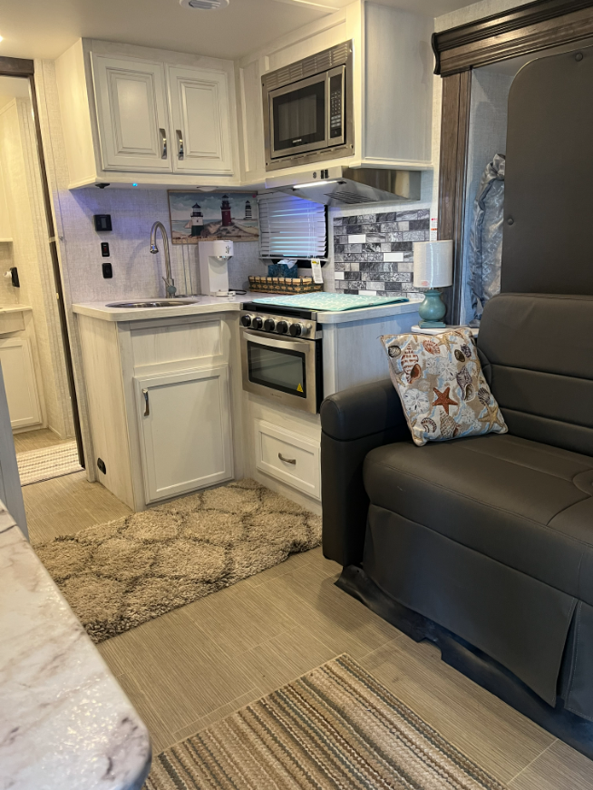 2021 Gulf Stream BT Cruiser 5240 - National Vehicle