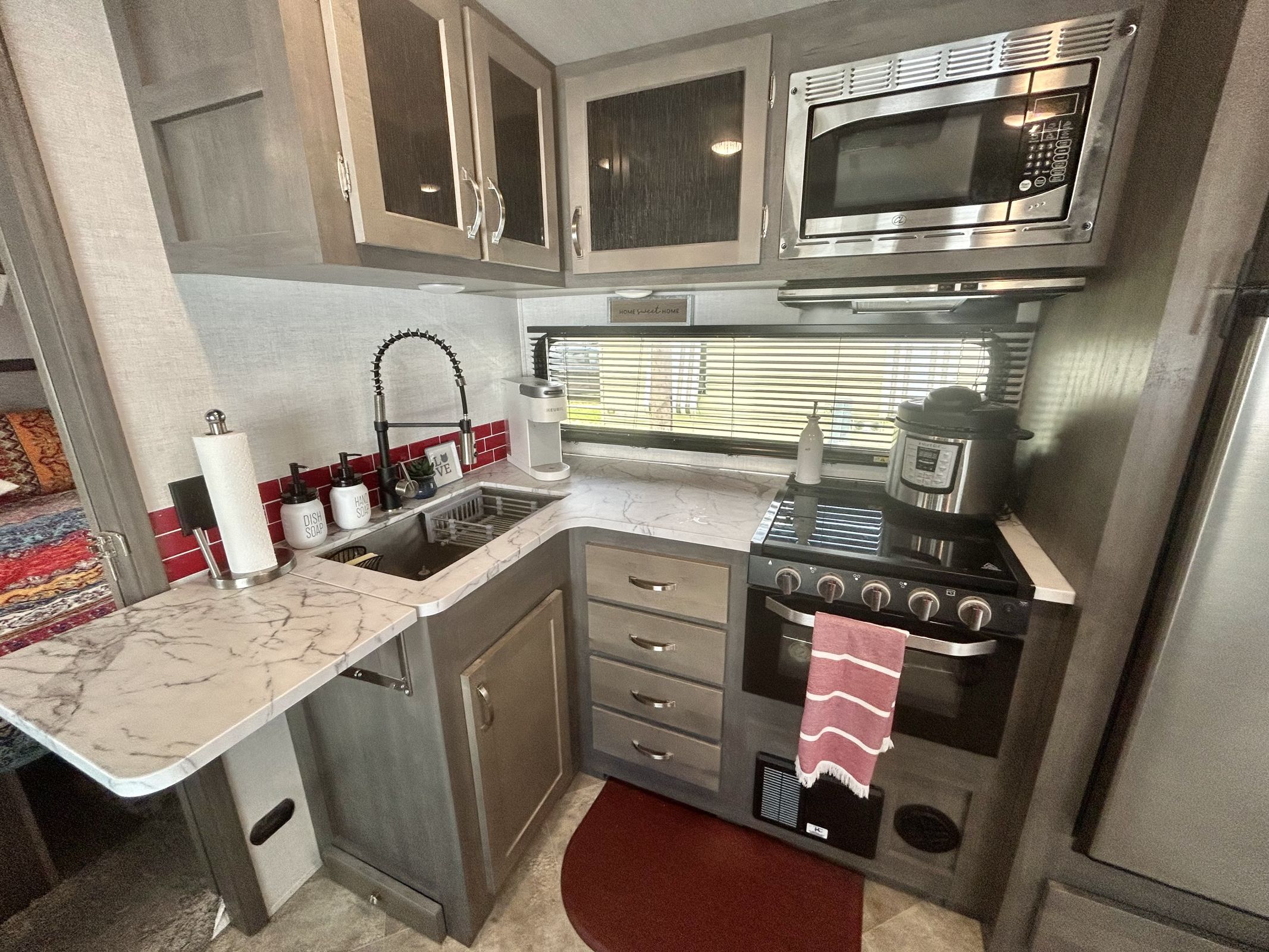 2021 East to West Alta 2600KRB - National Vehicle