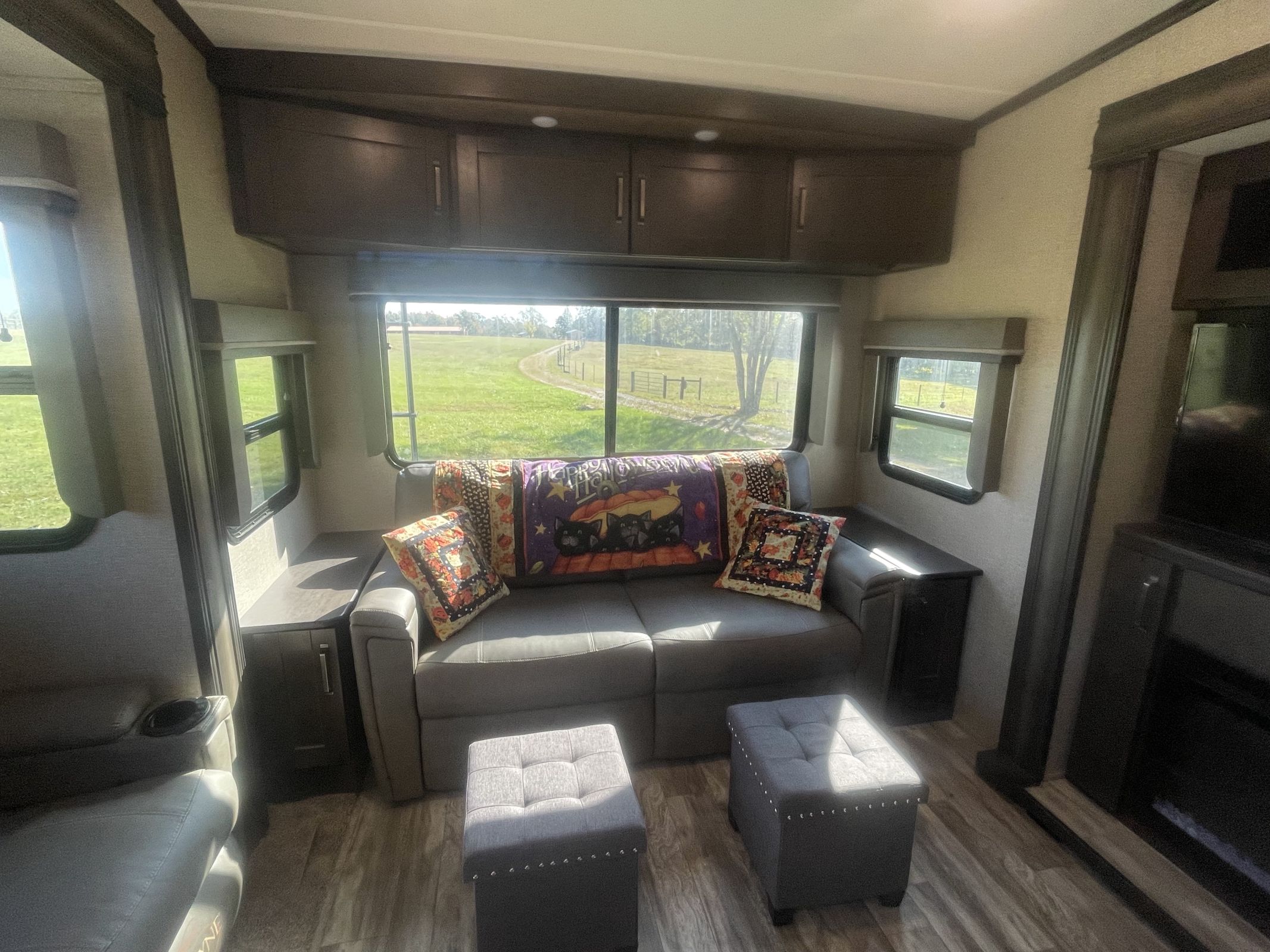 2021 Grand Design Reflection 295RL - National Vehicle