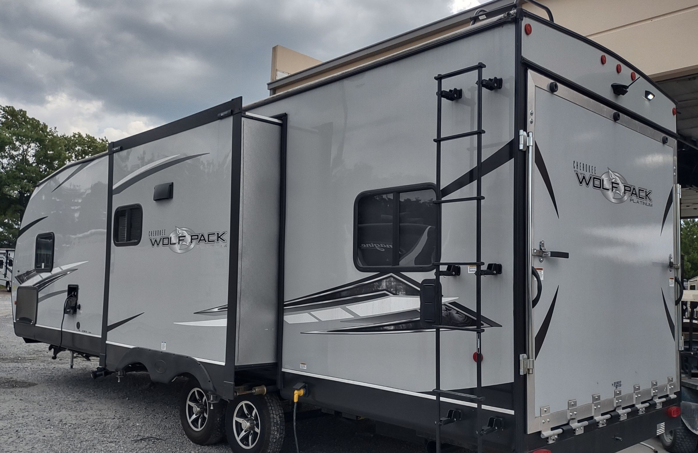 2021 Forest River Cherokee Wolf Pack 23Pack15 - National Vehicle